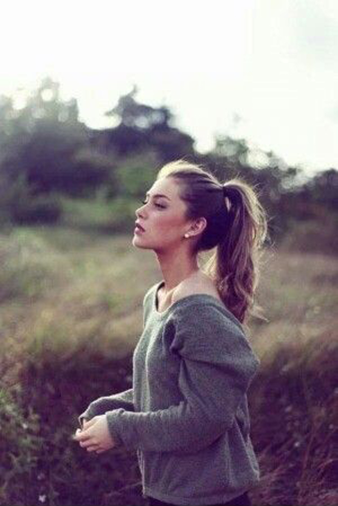 La queue de cheval haute - 10 coiffures rapides et pratiques pour les ...