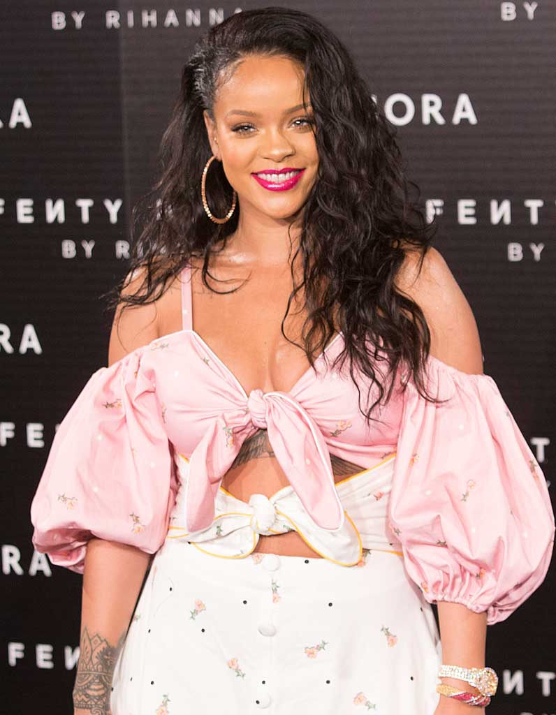 Le One Shoulder Coiffure Rihanna Toutes Ses Coupes En Images Elle