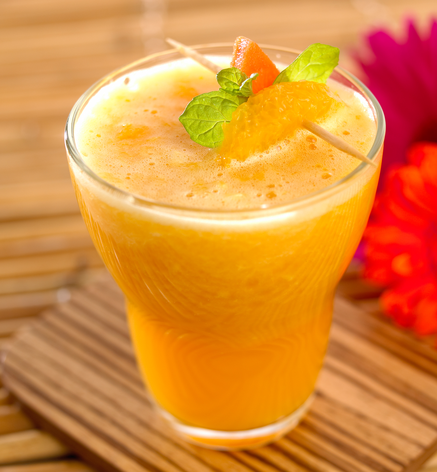 Jus vitaminé - 14 recettes de jus et de smoothies à faire avec le JUICE ...