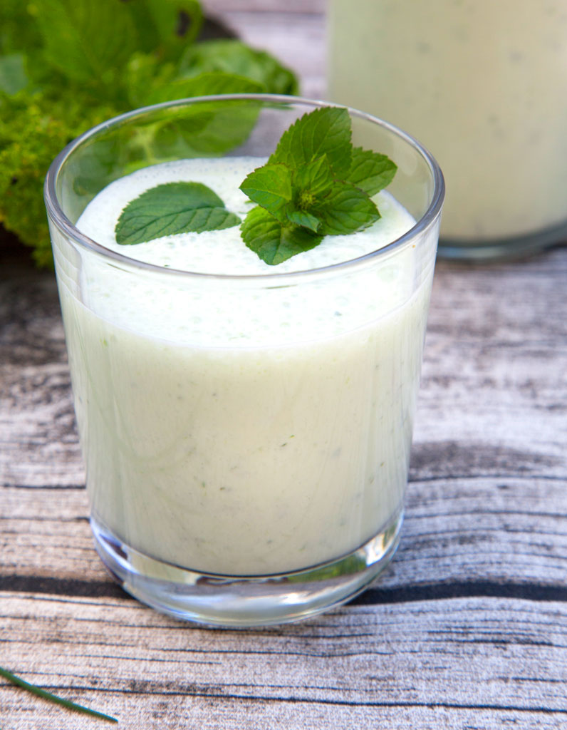 Lassi : découvrez comment préparer facilement un lassi - Elle à Table