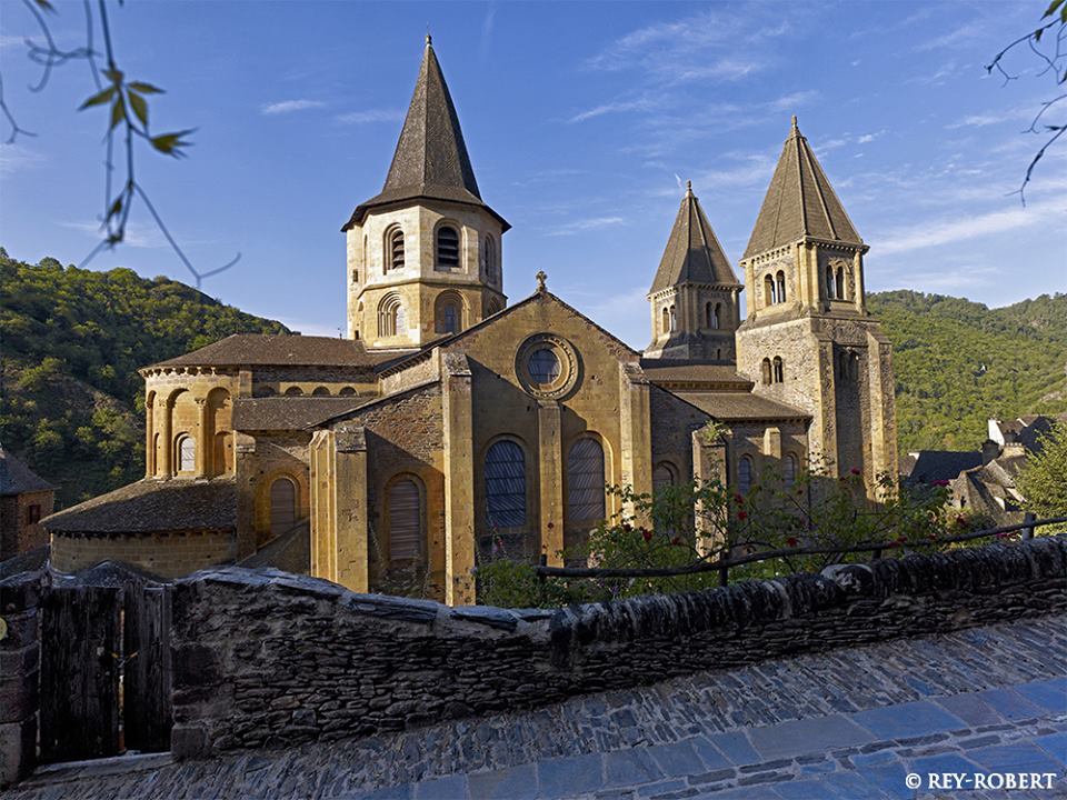 Conques, en Aveyron - Les plus beaux villages de France : 10 idées de ...