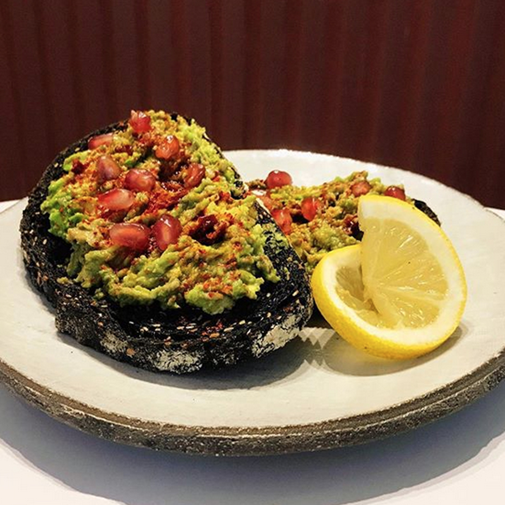 Café Berry - Où manger les meilleurs avocados toasts de Paris ? - Elle