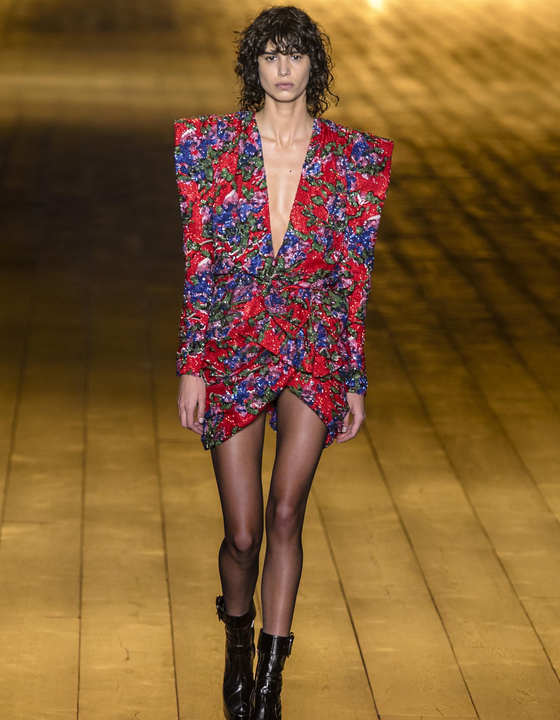 Défilé Saint Laurent Prêt à Porter Automne Hiver 2018 2019 Paris Elle