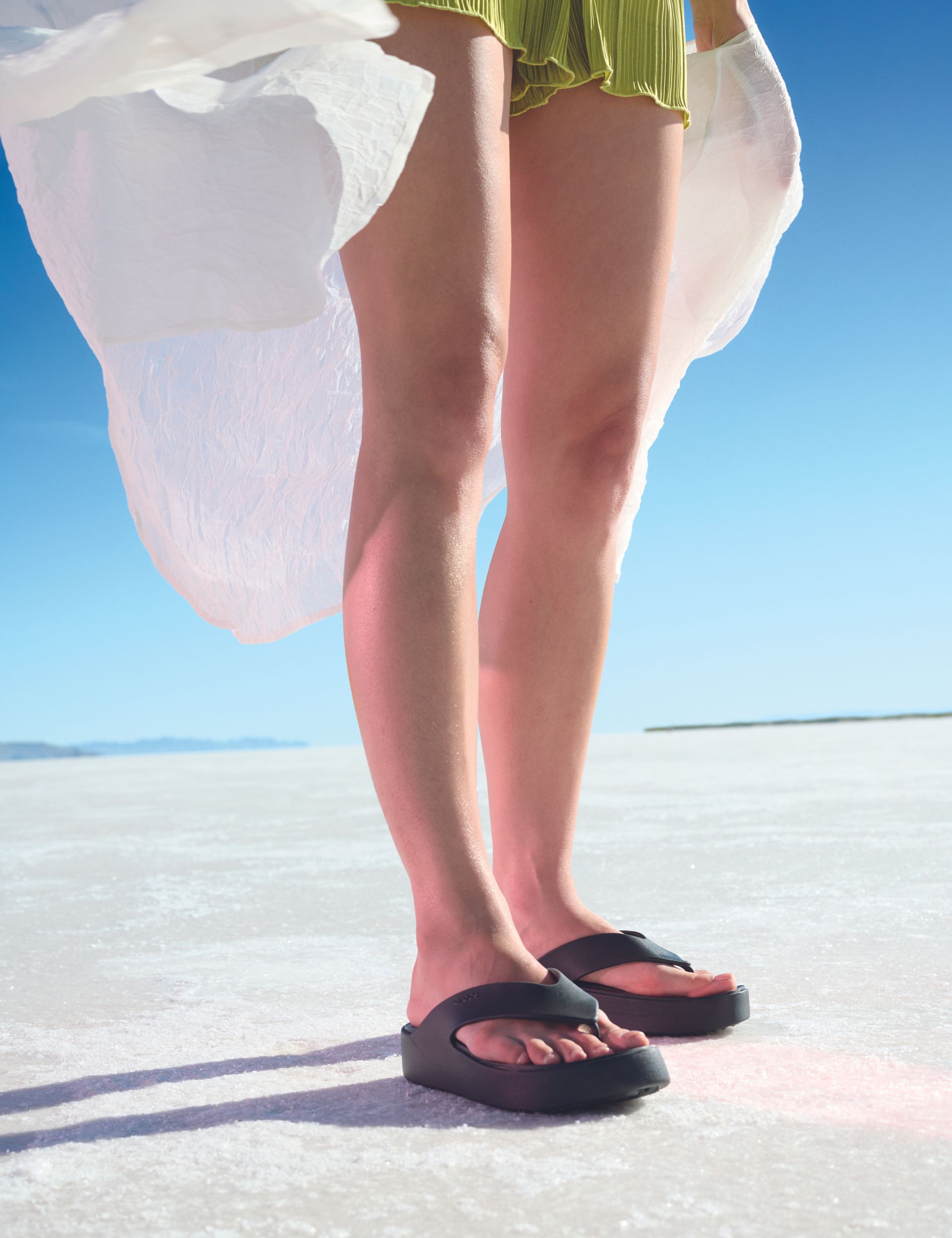 C’est LA paire de sandales tendance qu’on va toutes mettre dans notre ...