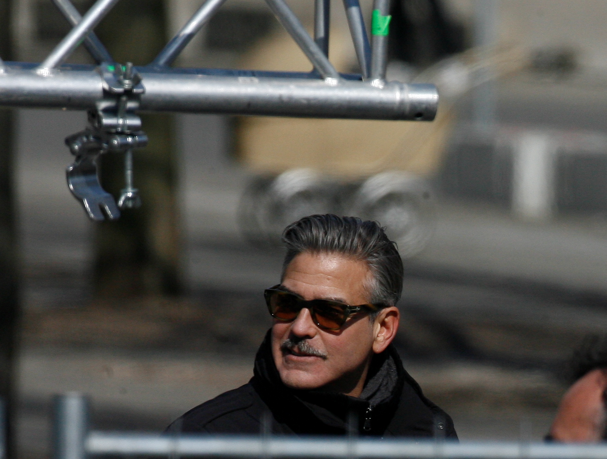 La moustache de George Clooney - Hommes célèbres à moustache : qui sont ...