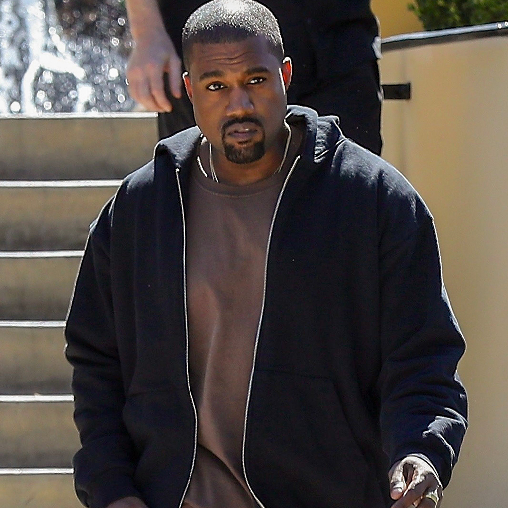 Kanye West : le rappeur est devenu accro aux drogues après une liposuccion - Elle