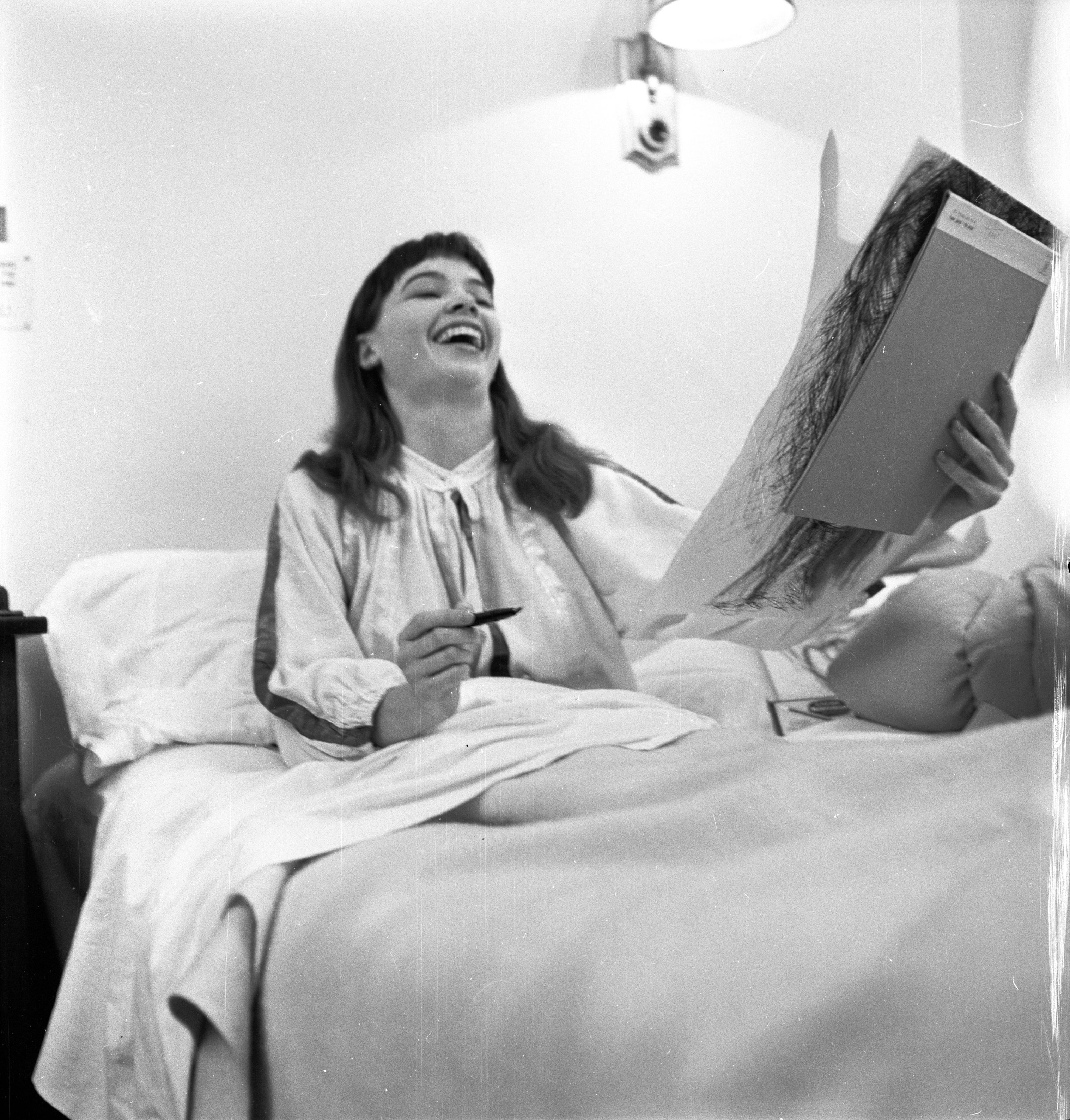 Leslie Caron Rétro Au Lit Avec Les Stars Elle