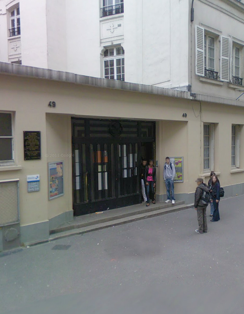 Paris : un lycée suspend ses cours après des violences - Elle